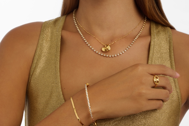 Gold shopping in online store